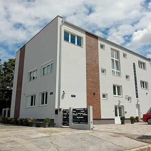 Radnoti Home (Veszprém), otel  Veszprem'den