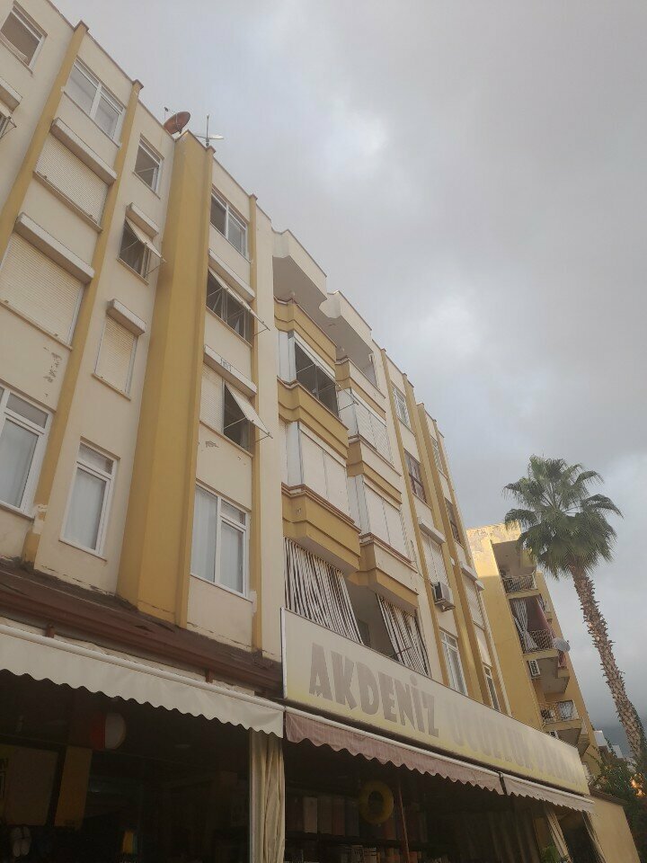 Giyim pazarı Ucuzluk Pazarı, Alanya, foto