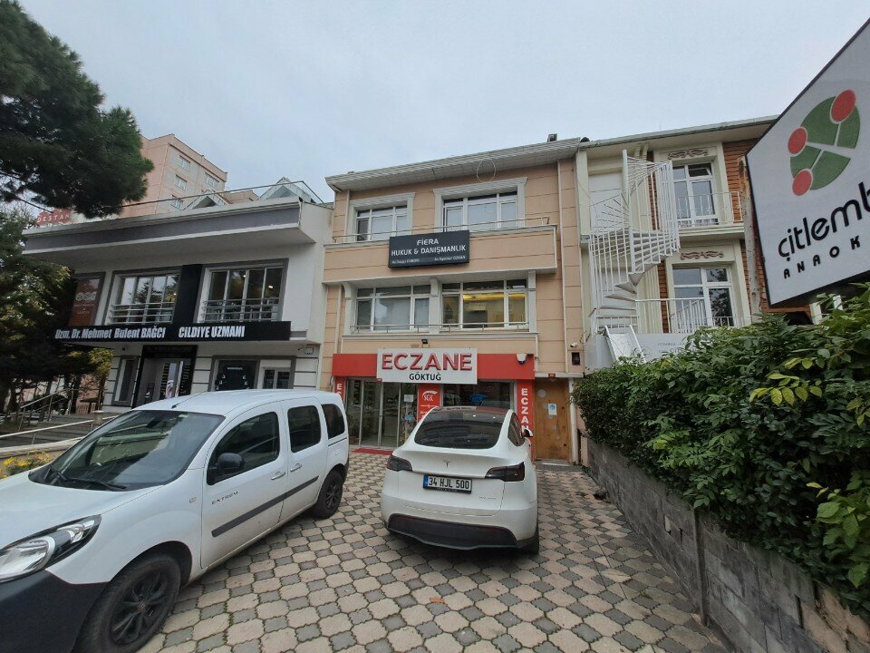 Eczaneler Göktuğ Eczanesi, İstanbul, foto