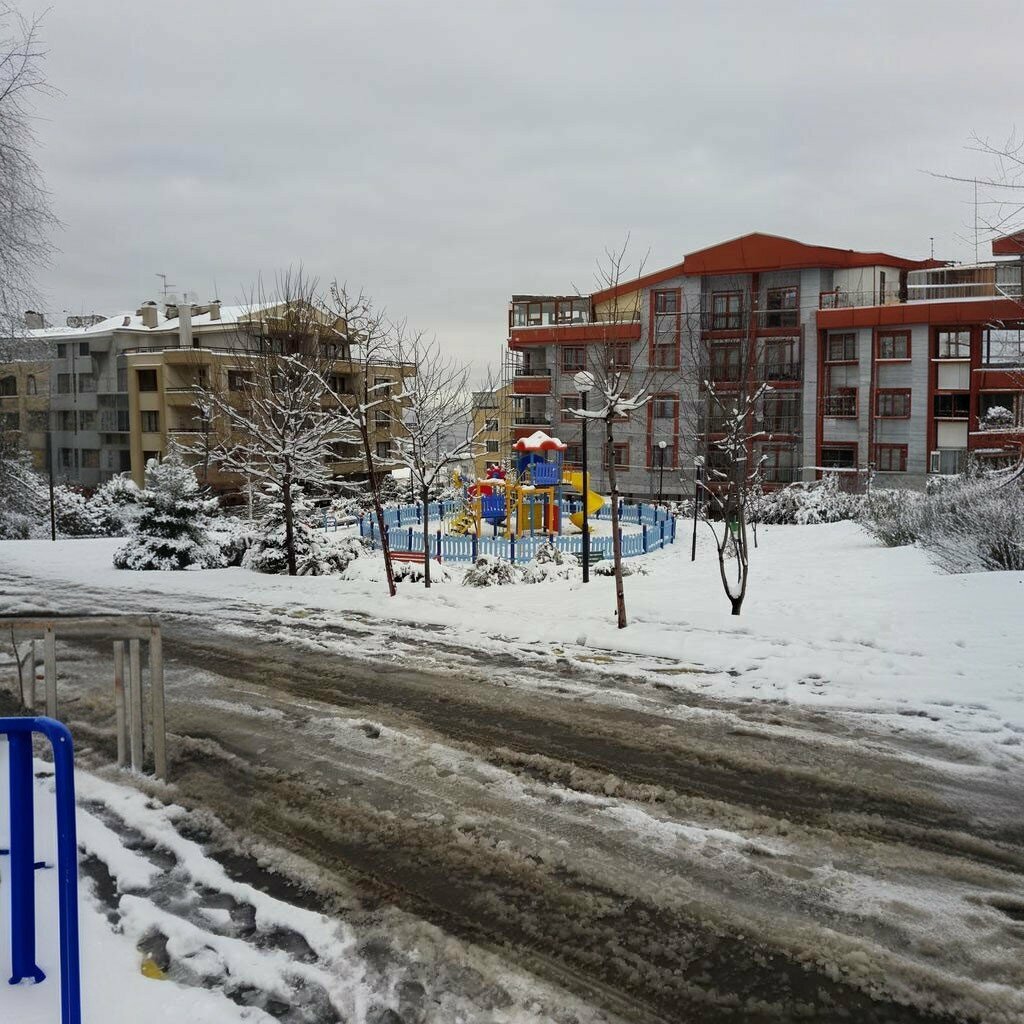 Çocuk oyun ekipmanları Ayhan Sümer Parkı, Ankara, foto