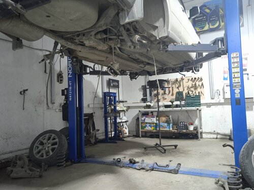 Otomobil servisi Sto Garage, Kırım Cumhuriyeti, foto