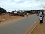 Mercado da ultima paragem do Zango3 (Luanda Province, Municipality of Viana, Zango IV), gıda pazarı  Loanda'dan