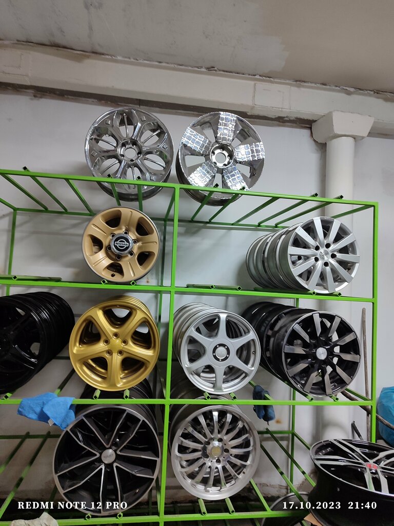 Jant ve lastikçiler Shinny tsentr Banzay, Omsk, foto