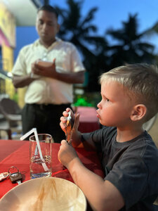 Ton-Cia (Goa, South Goa County, Salcete Taluk, Town of Varca), restoran  Varca'dan