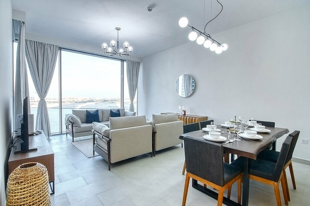 Kısa süreli konaklama Airy apartment in the top Creek Rise tower, Dubai, foto