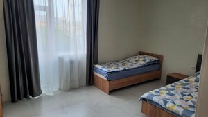 Четыре дома (Kurortnaya ulitsa No:50/1, derevnya Zelyonaya Polyana), otel  Başkurdistan'dan