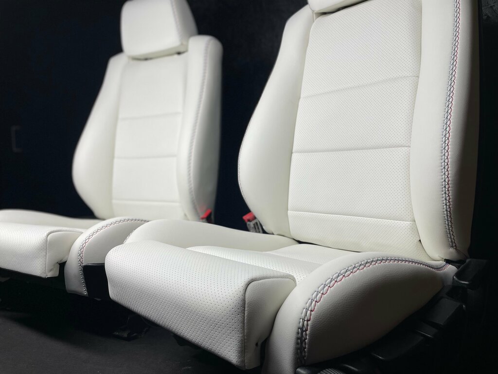 Oto döşeme Black Rock Custom, Minskaya oblastı, foto