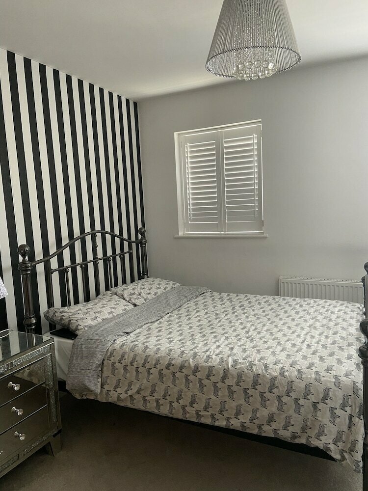 Otel Captivating 2-bed House in Wolverhampton, Wolverhampton, foto