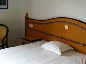 Hotel Les Provinciales (Avenue Jean Jaurès No:5, Arpajon-sur-Cère), otel