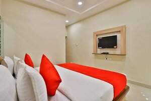 Hotel sunsarovar (State of Gujarat, Western Railway, Khar Road Station), otel  Ahmadabad'dan