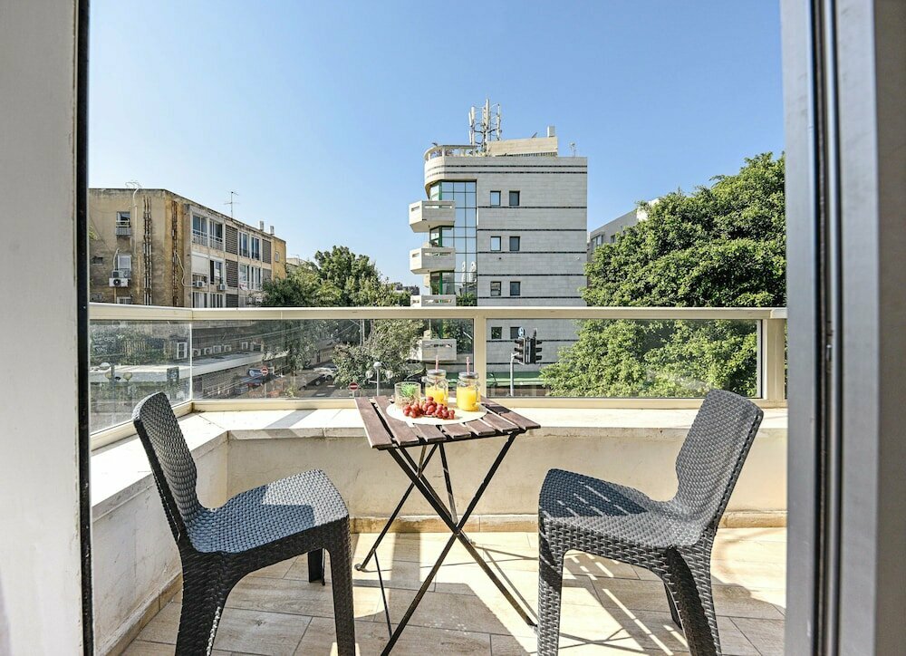Kısa süreli konaklama Heart of TLV-Modern wBalcony- 3bd & 3br, Tel Aviv, foto