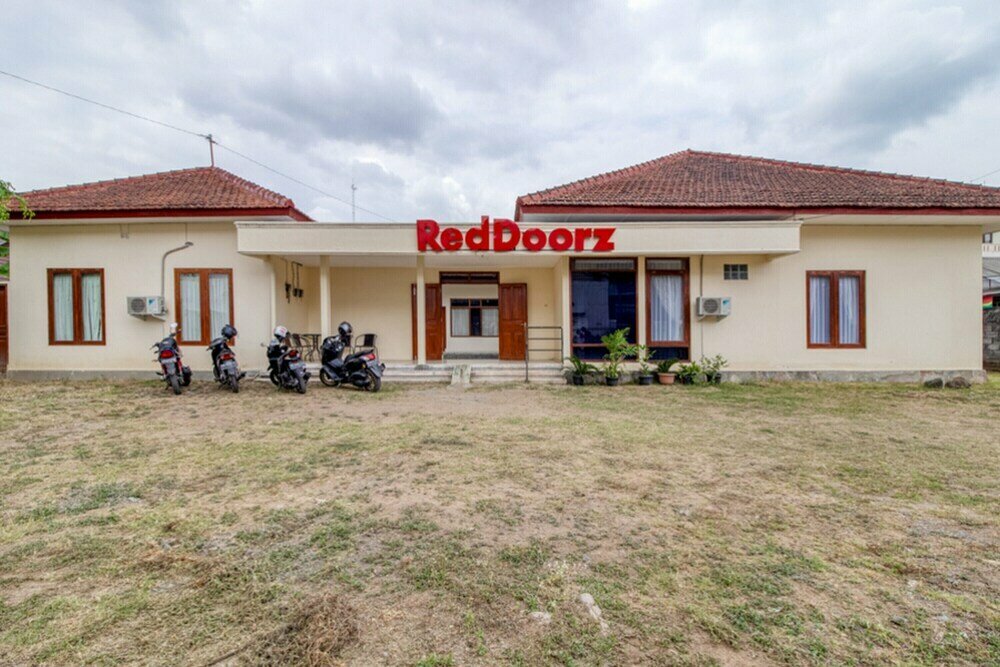 Otel RedDoorz near Universitas Gajah Mada, Dünya, foto