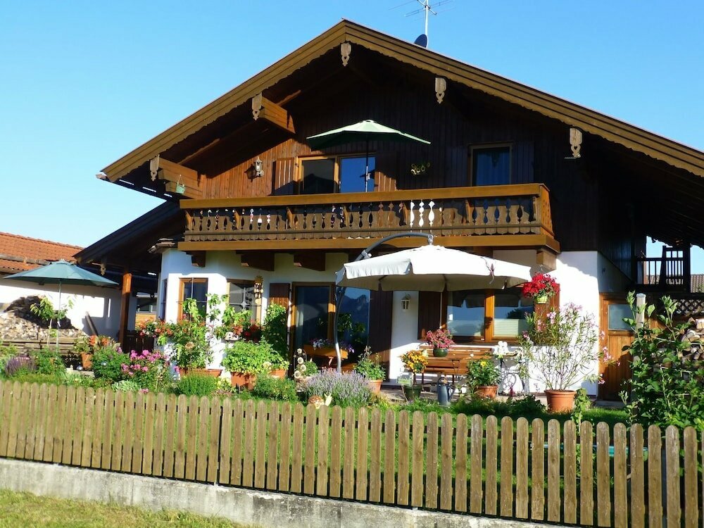 Kısa süreli konaklama Blissful Apartment in Altenau With Patio, Bavyera, foto