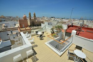 Plaza Mina Suites - Adults Recommended (Calle Enrique de las Marinas No:2, Cadiz), otel  Cadiz'ten