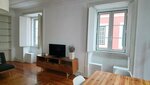 Stunning Apartment Near Chiado (Lisbon, Rua do Poço dos Negros), otel  Lizbon'dan