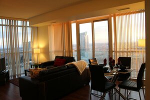 Galaxy Suites Square One unit 1904 (Ontario, Mississauga), otel  Mississauga'dan