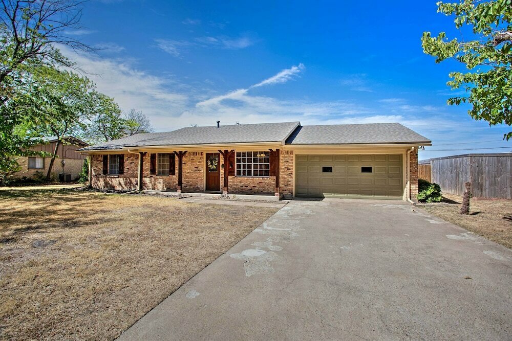 Otel Spacious Ranch Home in Historic Waxahachie!, Waxahachie, foto