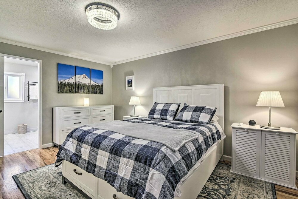 Otel Charming Hillsboro Home w Yard, Hillsboro, foto