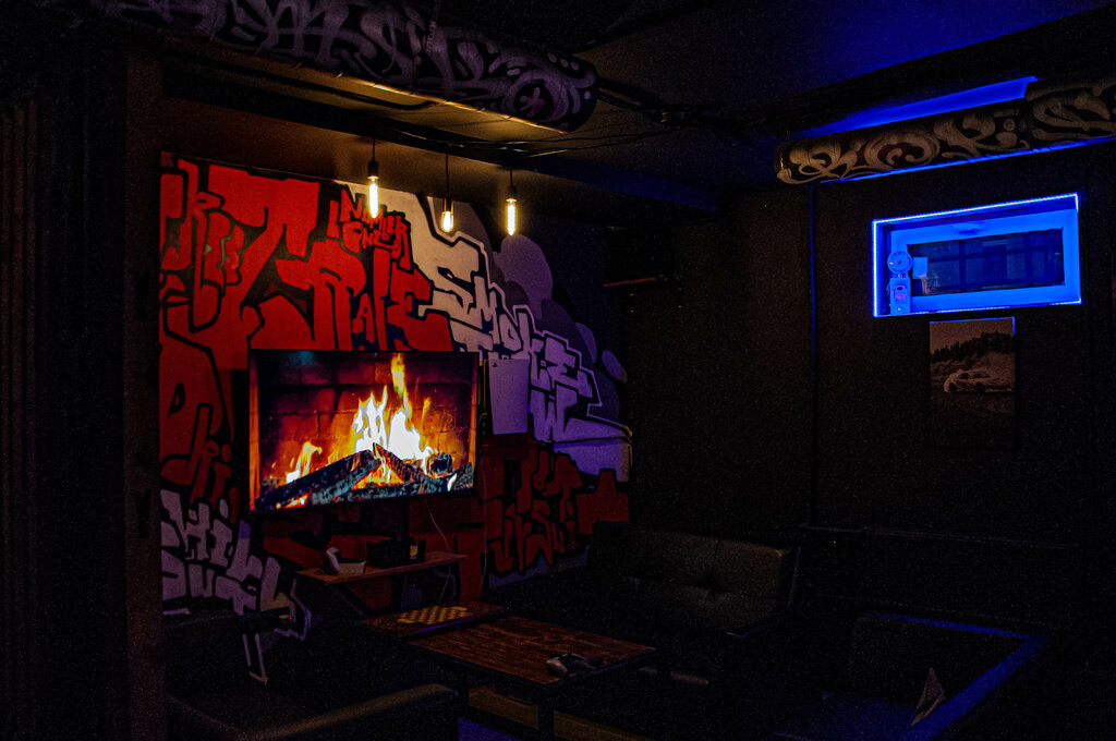 Nargile kafeler Black and White, Saint‑Petersburg, foto