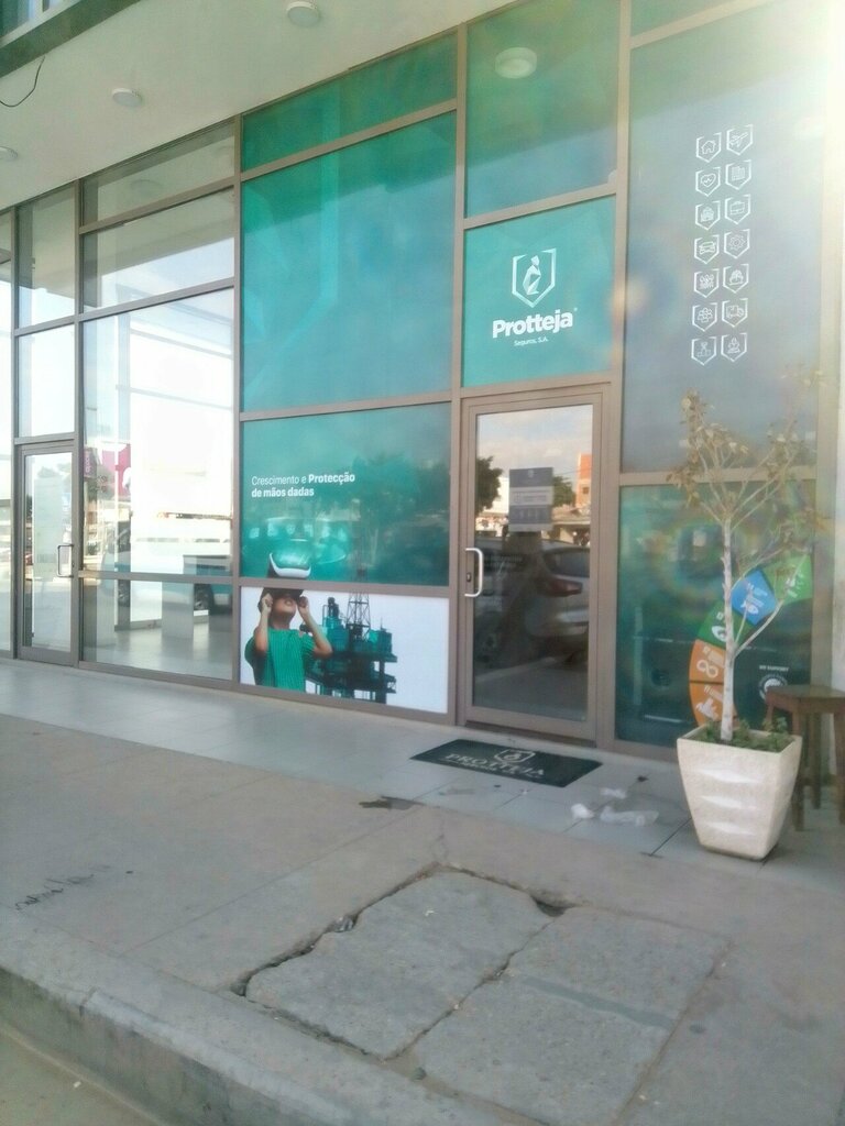 Sigorta şirketleri Protteja Seguros, Loanda, foto