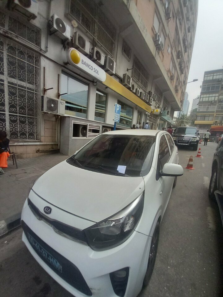 Banka Banco sol, Loanda, foto