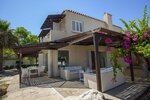 Napa Beachfront Villa (Famagusta District, Ayia Napa Town, Avenue Nissi), daireler  Aya Napa'dan