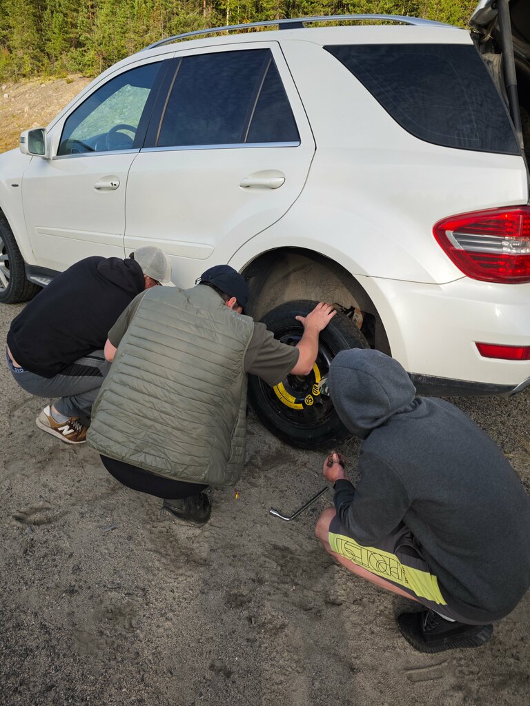 Oto lastik tamiri Tyre Fitting, Kondopoga, foto