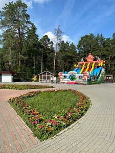 парк Утиное озеро (Nizhniy Novgorod Region, Dzerzhinsk, park Utinoye ozero), kültür ve eğlence parkları  Dzerjinsk'ten