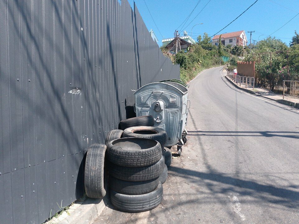 Ayrı çöp toplama noktası Waste sorting, Soçi, foto