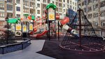 Playground (Kaliningrad Region, Zelenogradsk, zhiloy kompleks Rezidentsiya u morya), oyun alanı  Zelenogradsk'tan