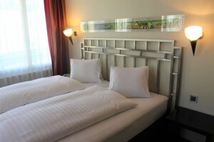 Hotel Metropol (Bahnhofplatz No:3, St. Gallen, Sankt Gallen), otel  St. Gallen'dan