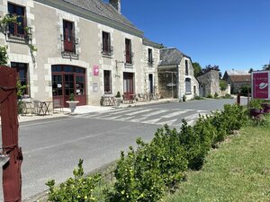 Auberge de Crissay (Centre-Val de Loire, Indre-et-Loire, Arrondissement de Chinon, Crissay-sur-Manse, Rue de Chinon), otel