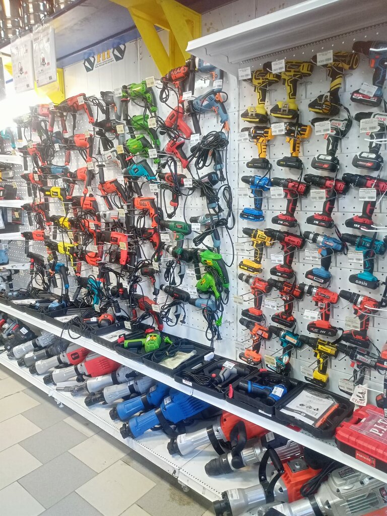 Elektrik ve benzinle çalışan aletler Max-Tools, Taganrog, foto