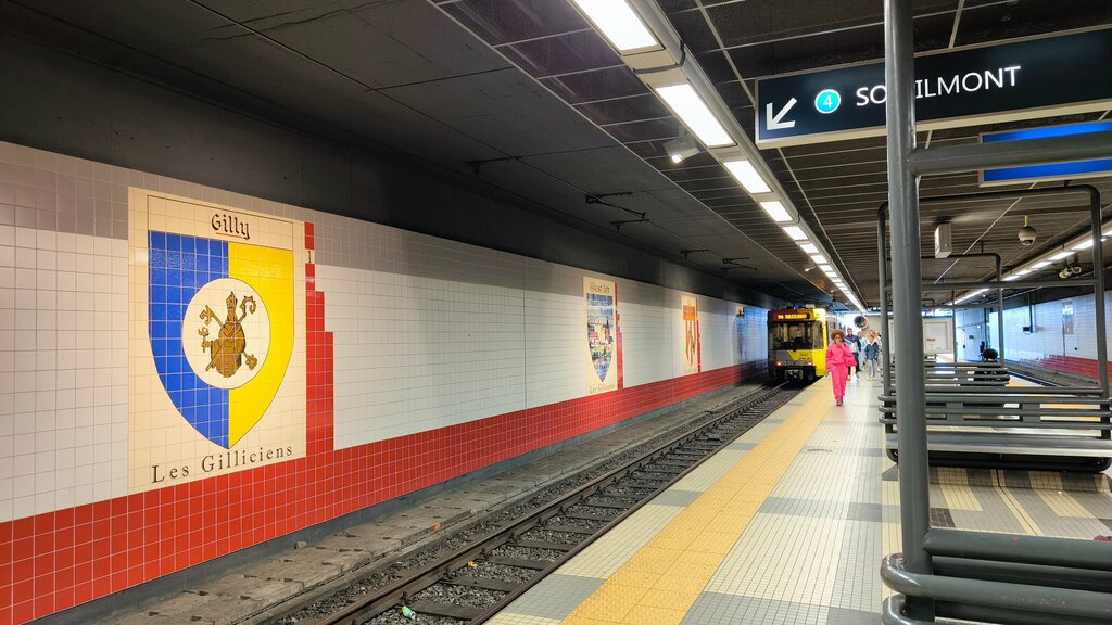 Hızlı ulaşım istasyonu Gilly Gilly, Charleroi, foto