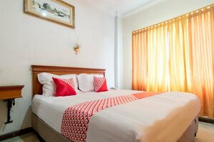 Oyo 487 Gajah Mada Hotel (Tanjung Morawa-Medan), otel  Medan'dan