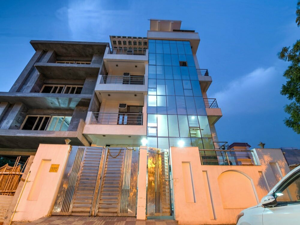 Otel Oyo 2807 Hotel Crosswinds Residency, Noida, foto