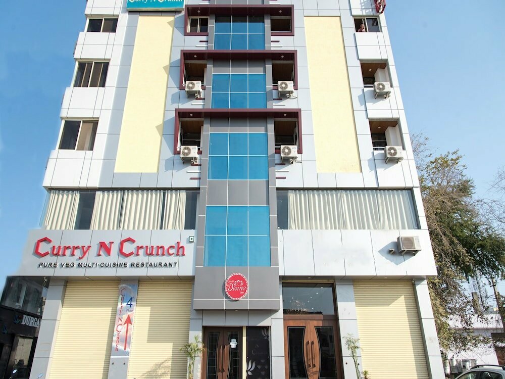 Otel Oyo 10893 Hotel Divine Inn, Udajpur, foto