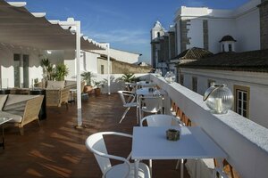Valeriana Exclusive Guesthouse (Rua João de Deus No:49, Évora), otel  Evora'dan