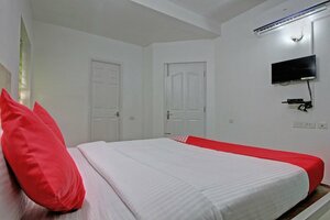 Oyo 28223 Sri Sharu Enclave (State of Tamil Nadu, City of Coimbatore), otel  Koyamutthur'dan