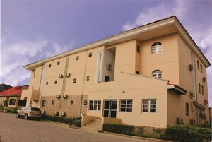 The Grill House (Abuja), otel  Abuja'dan