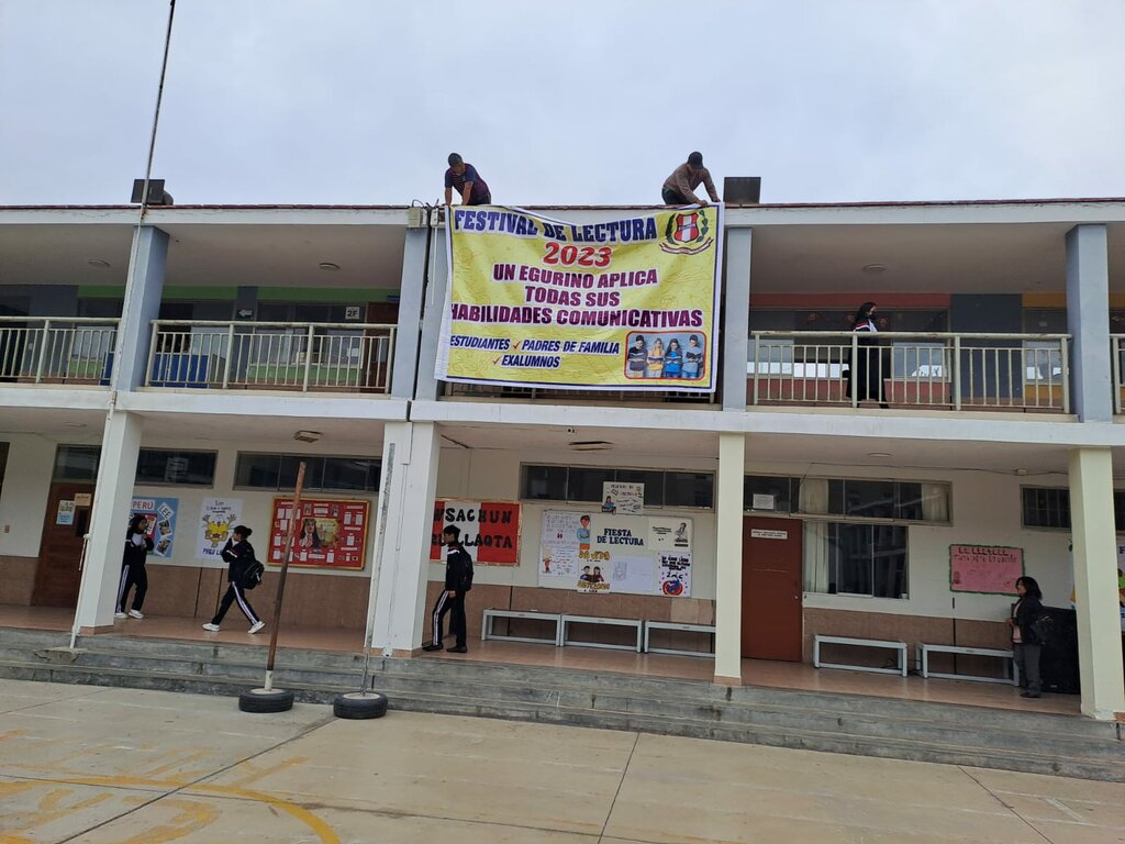Ortaokul Emblematic Educational Institution José María Eguren, Lima, foto