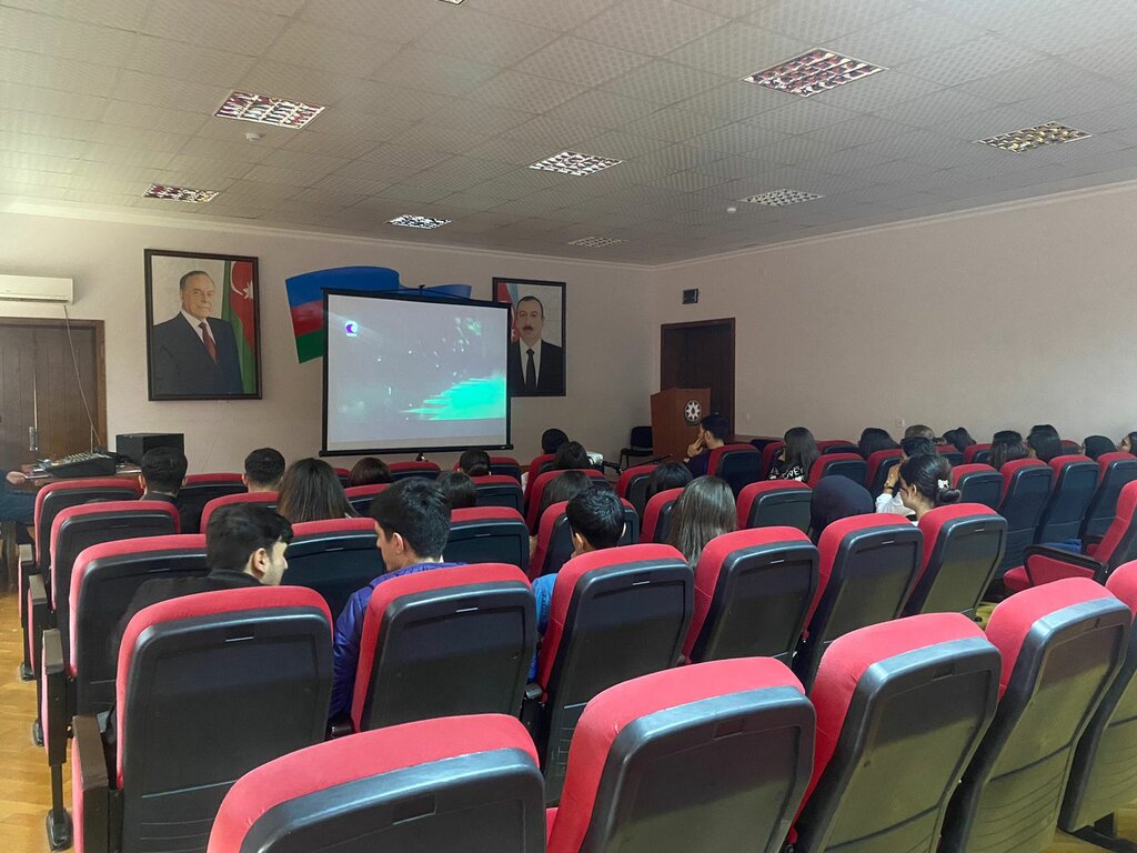 Meslek yüksekokulu Baki Texniki Kolleci, Bakü, foto