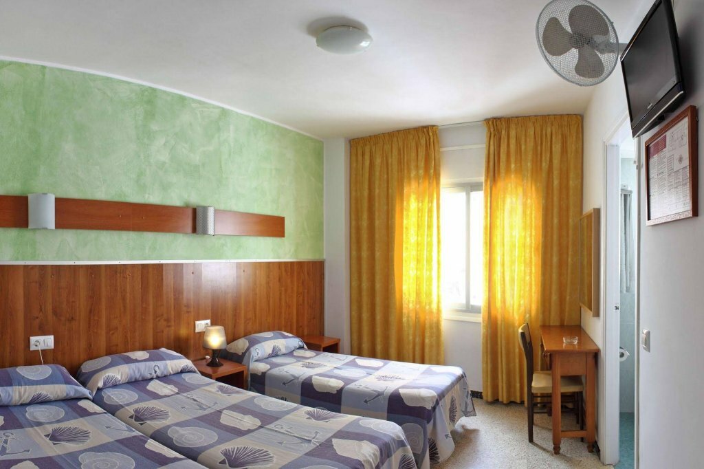 Otel Pension El Amigo, Lloret De Mar, foto