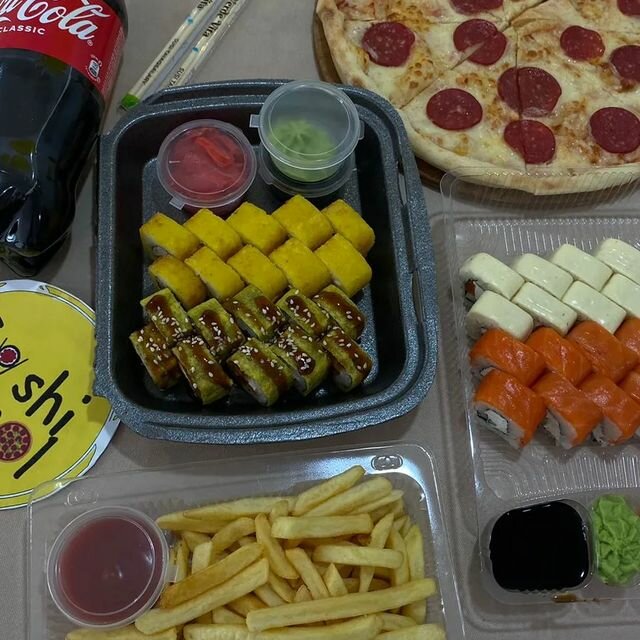 Fast food Sushi mol, Astana, foto