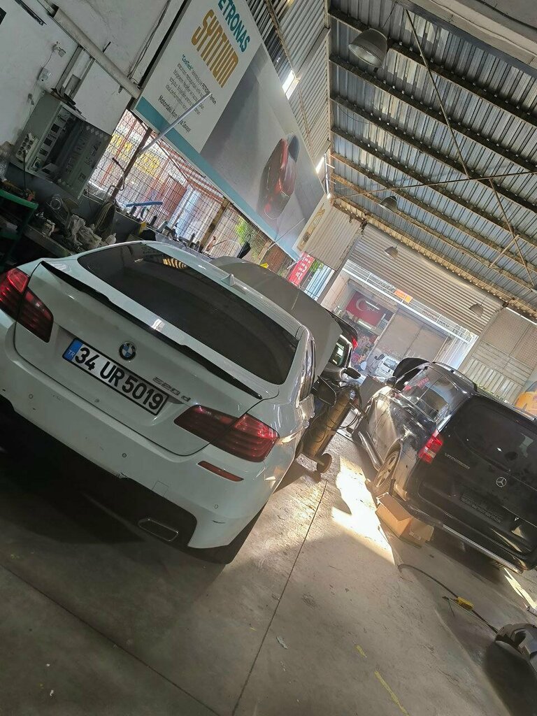 Otomobil servisi Vav Auto Genel Hasar Servisi, Antalya, foto