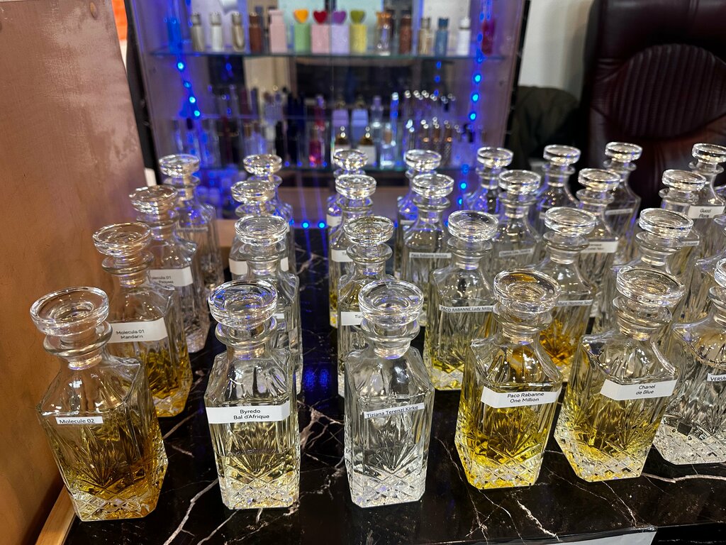 Kozmetik ve parfümeri mağazaları Exquiz Parfum, Balaşiha, foto