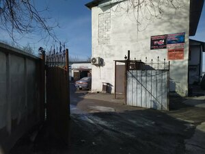 Auto repair shop (Jetısu oblysy, Taldykorgan, Batys úı turǵyn alaby), otomobil servisi  Taldıkorgan'dan