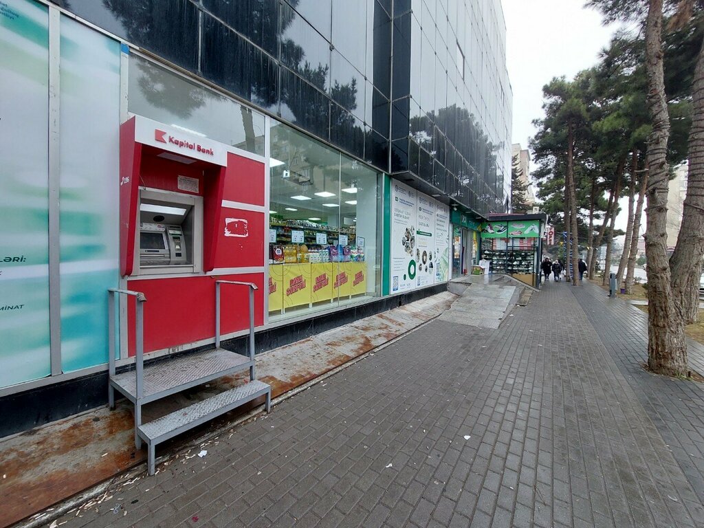 ATM'ler Kapital Bank, Bakü, foto