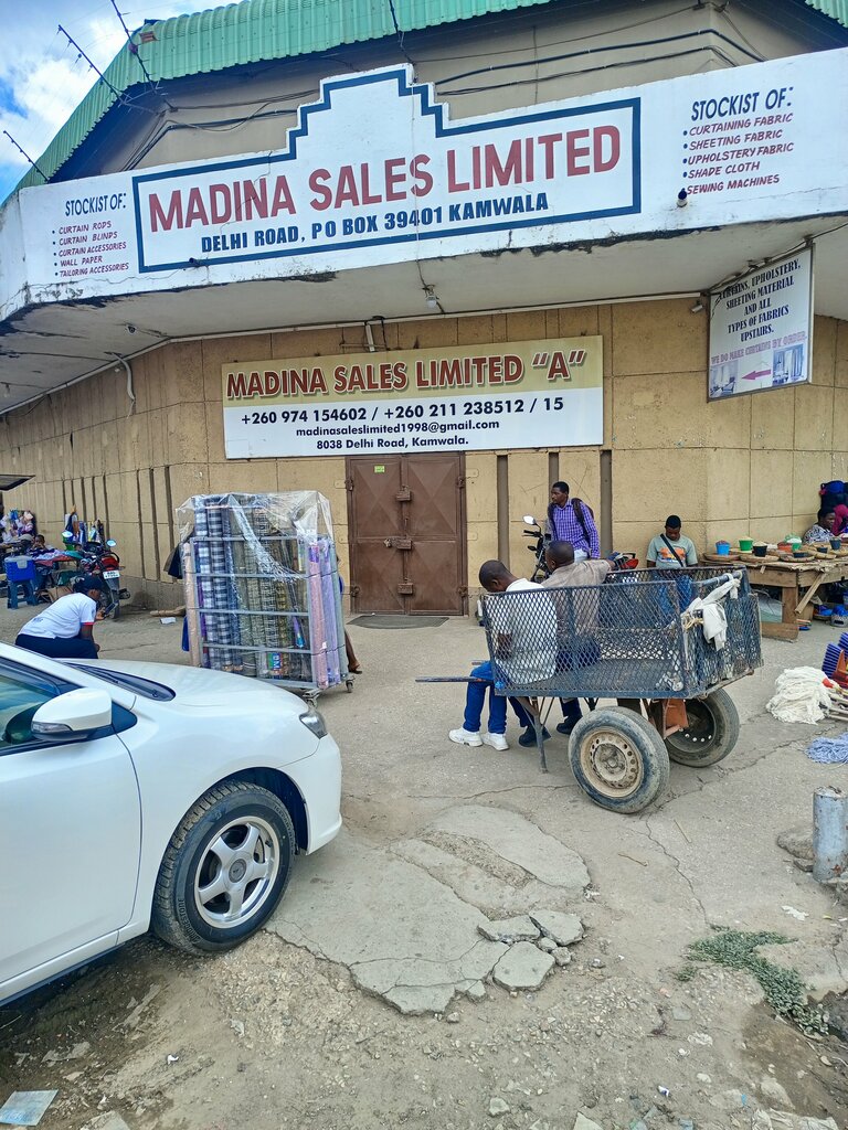 Giyim mağazası Manal Investment, Lusaka, foto
