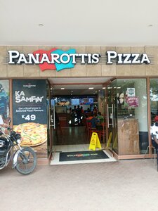 Panarottis Society House (Cairo Road No:1A), pizzacılar  Lusaka'dan